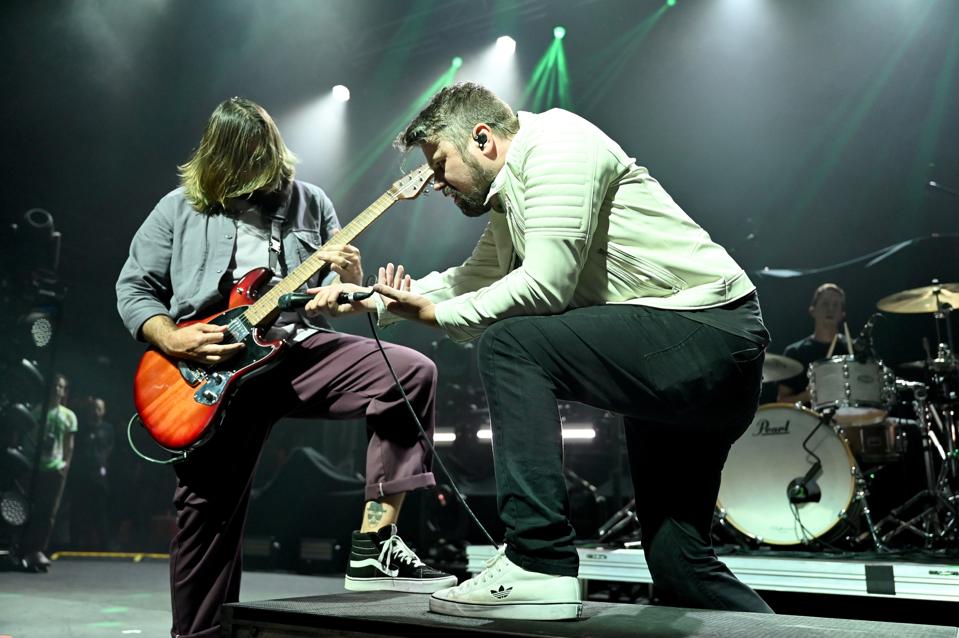 Silverstein’s New Album Enjoys An Unusual Debut On The Charts