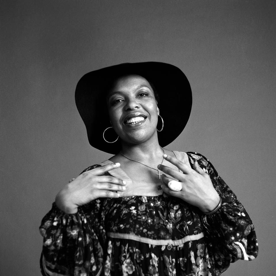 Roberta Flack’s Career-Defining Single Debuts Following Her Death