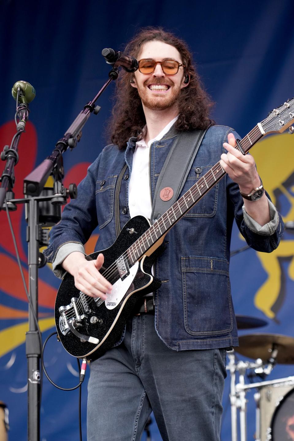 Hozier’s Debut Smash Is On The Rise, A Decade After It Took Over The World