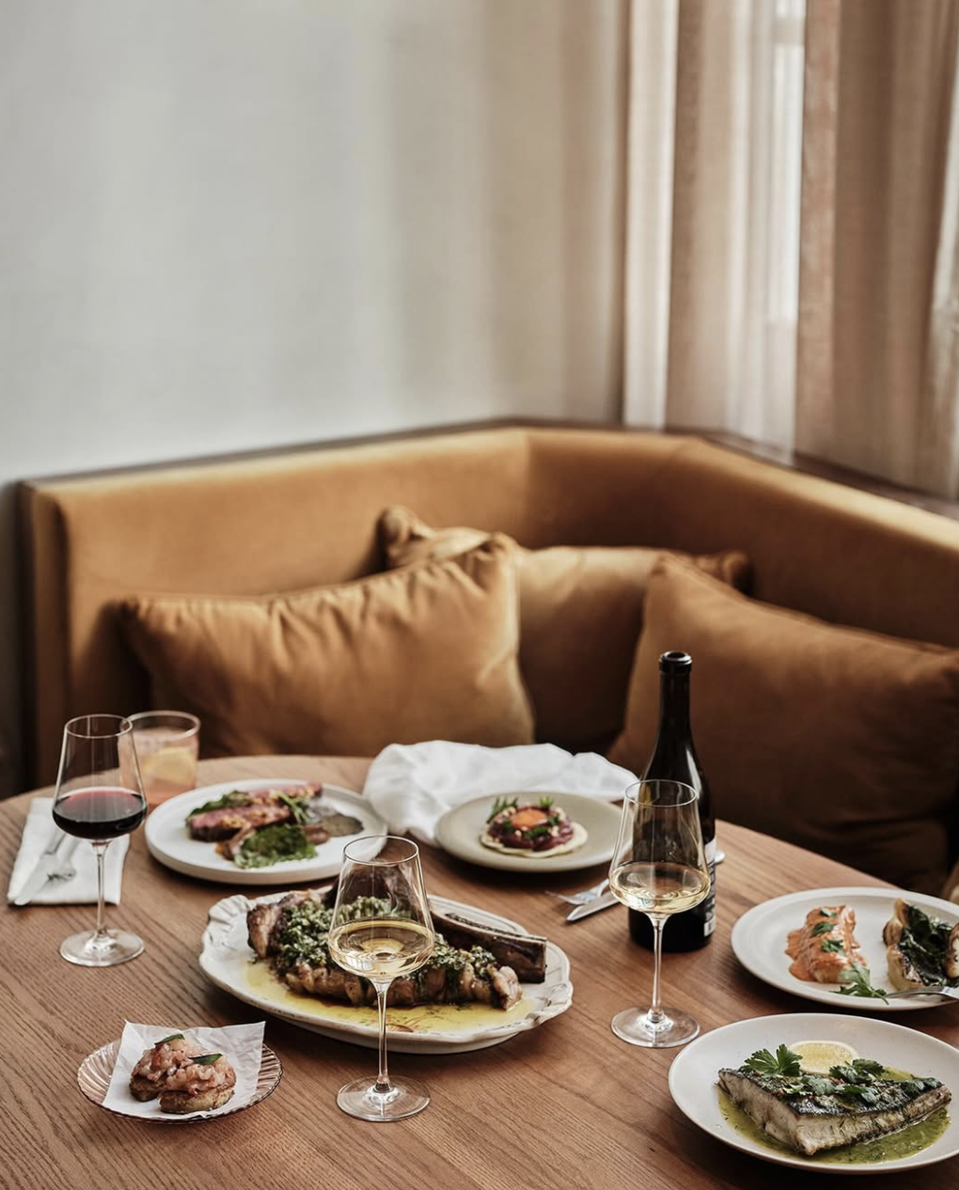 A Leading Luxury Travel Advisor Swears By Visiting These 5 Restaurants