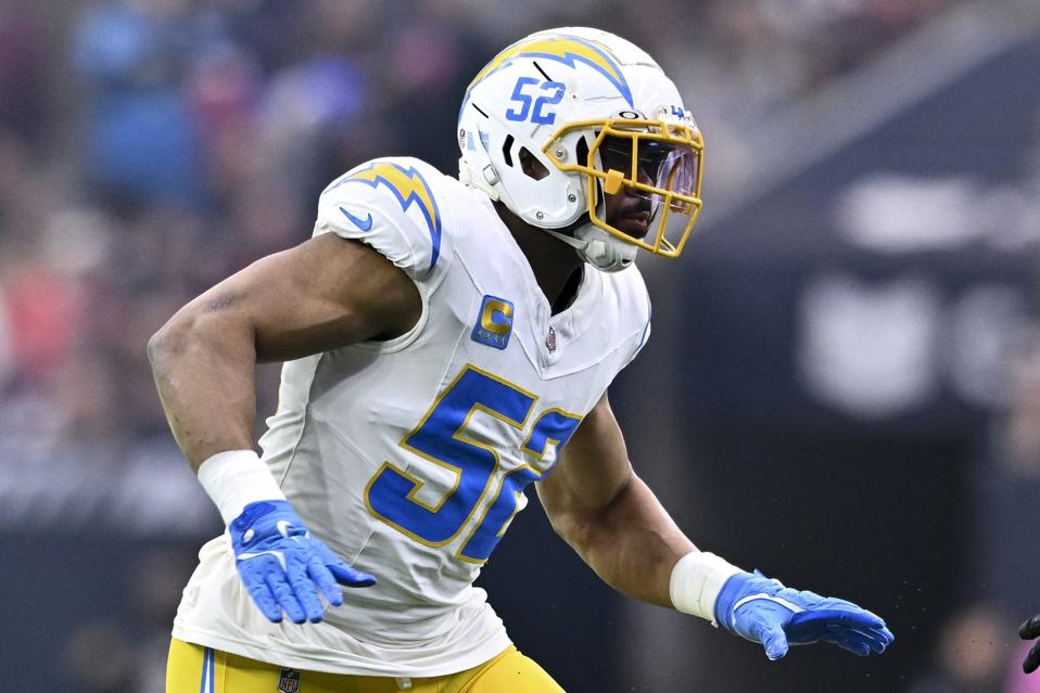 Los Angeles Chargers, Khalil Mack Agree To Run It Back Next Season