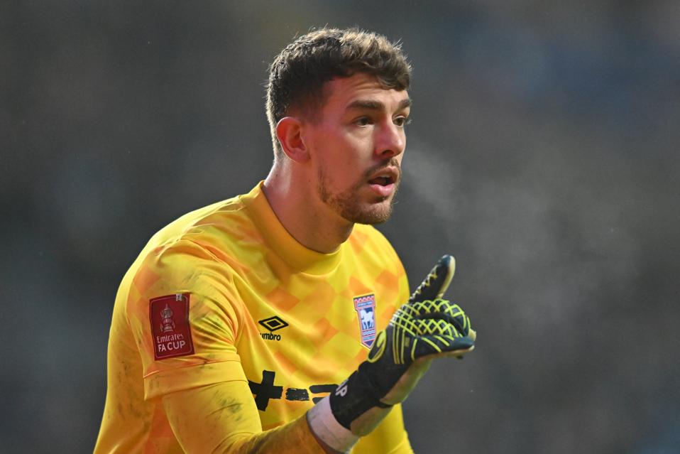 Alex Palmer Chasing First EPL Shut-Out To Help Keep Ipswich Town Up
