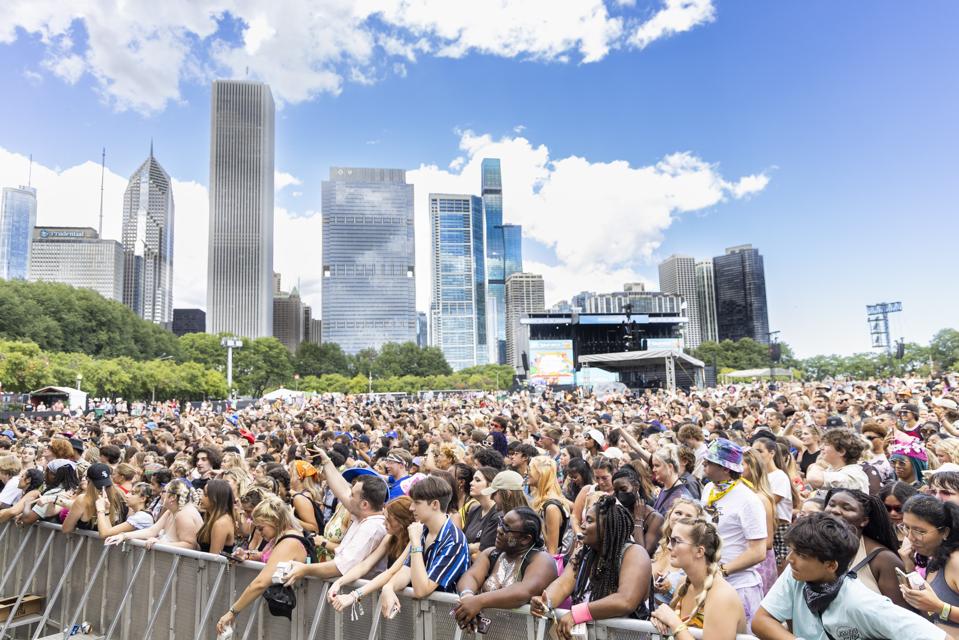 Here's The Lolla 2025 Lineup, From Sabrina Carpenter To Korn