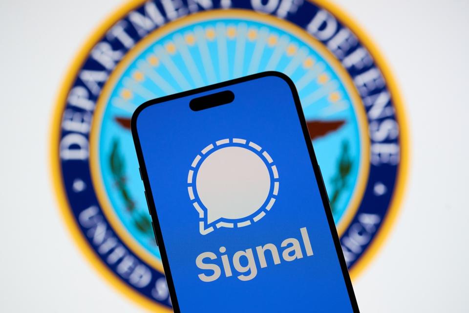 Use Of Signal App By Trump Officials Provides Crisis Communication Lessons