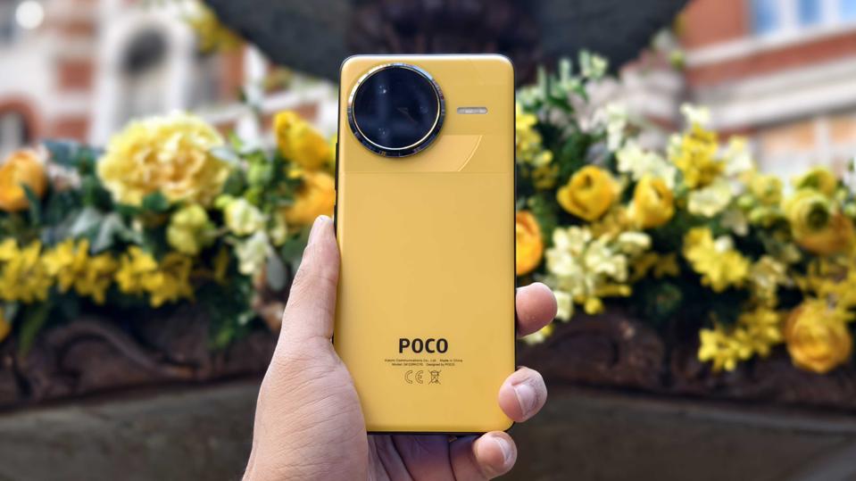 Poco F7 Ultra Is An Ultra Phone In Every Way, Except The Price Tag