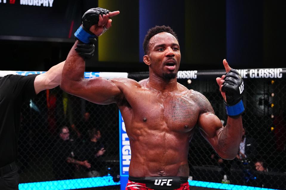 UFC Results: Lerone Murphy Defeats Josh Emmett At UFC Vegas 105