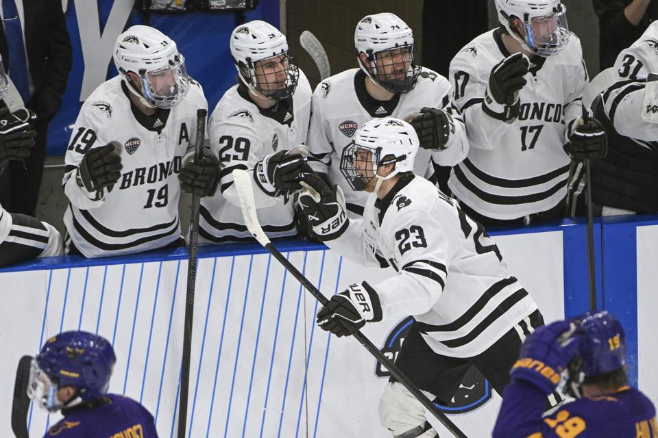 College Hockey 2025 Frozen Four Teams, Odds And Stats