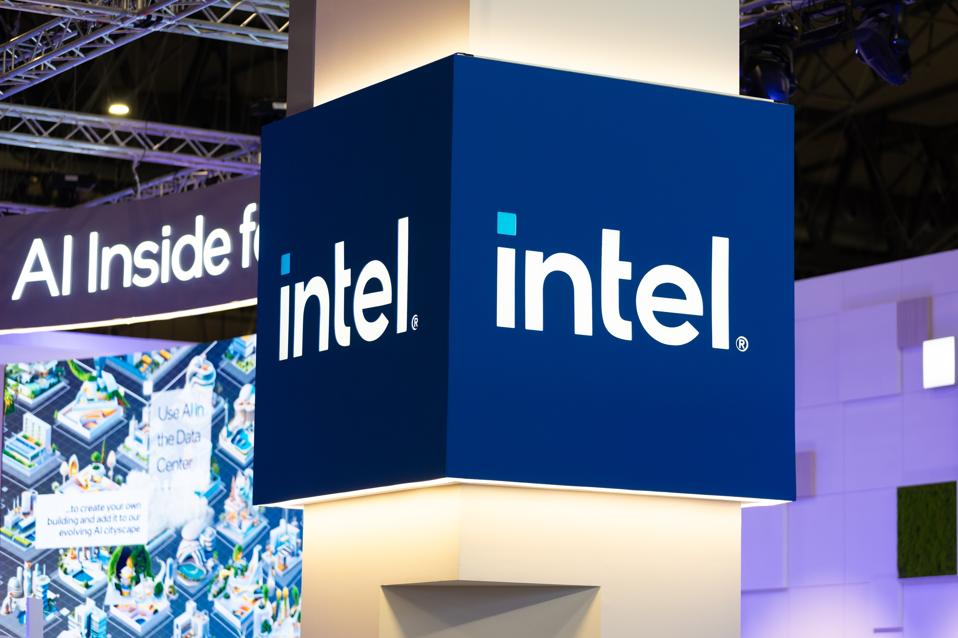 Intel Stock At $20: A Tempting Tech Bet?