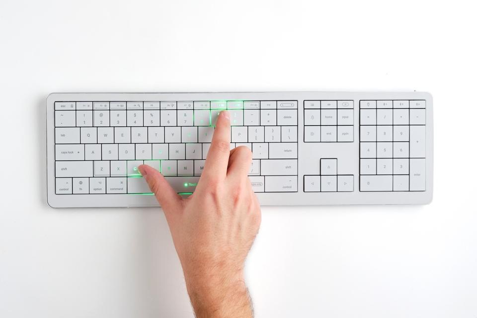 Clevetura CLVX 1 Keyboard For Mac With Built-In Trackpad Smashes ...