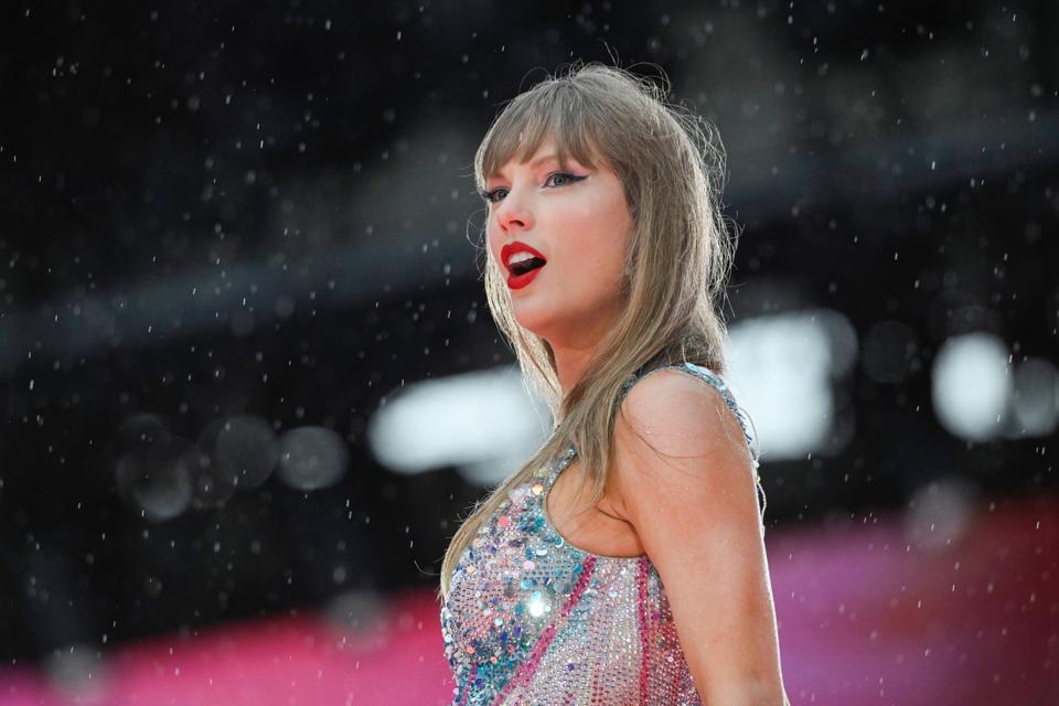 Taylor Swift Charts A New No. 1 Hit