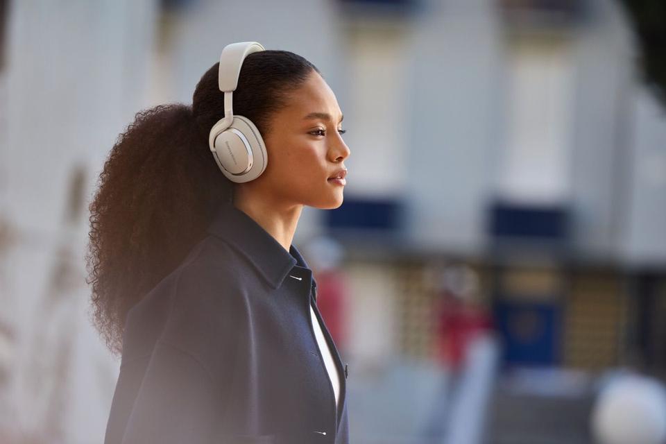 Bowers & Wilkins Introduces Its All-New Px7 S3 Wireless ANC Headphones