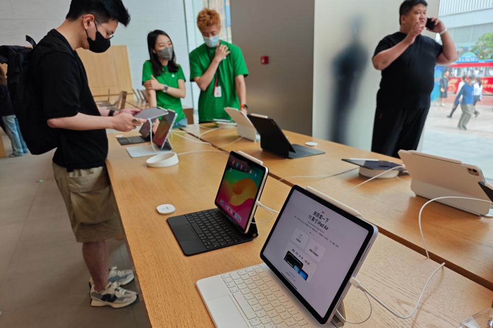 Apple’s iPad Steals Another MacBook Feature