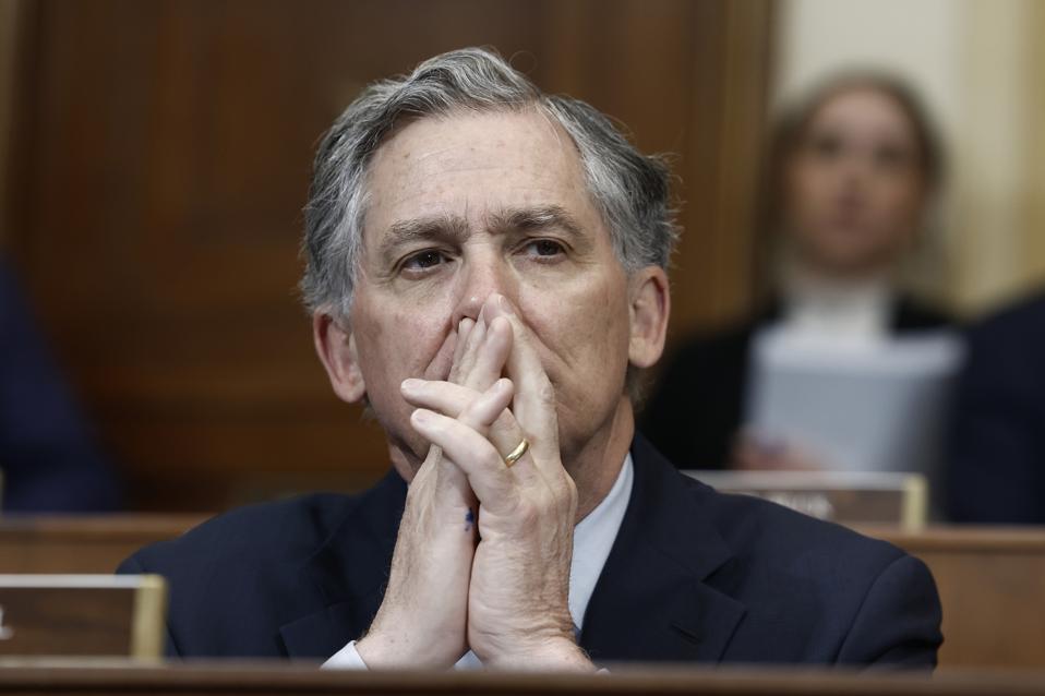 Crypto Market Structure Hangs In The Balance As Congress Divides