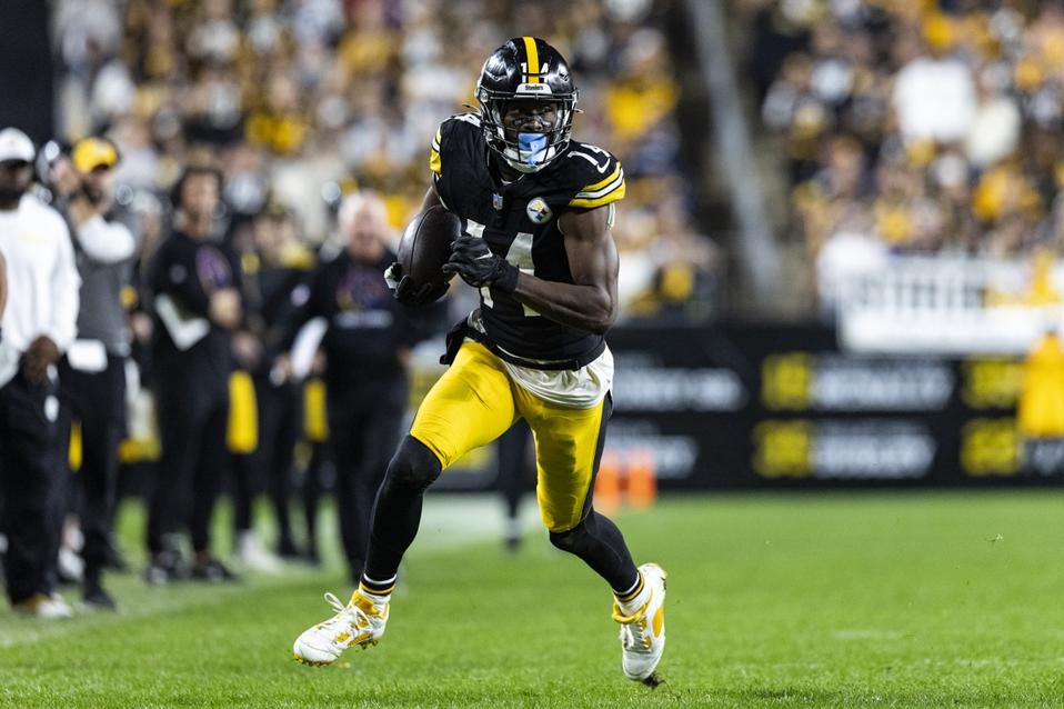 Cowboys Land George Pickens In An Early Morning Trade