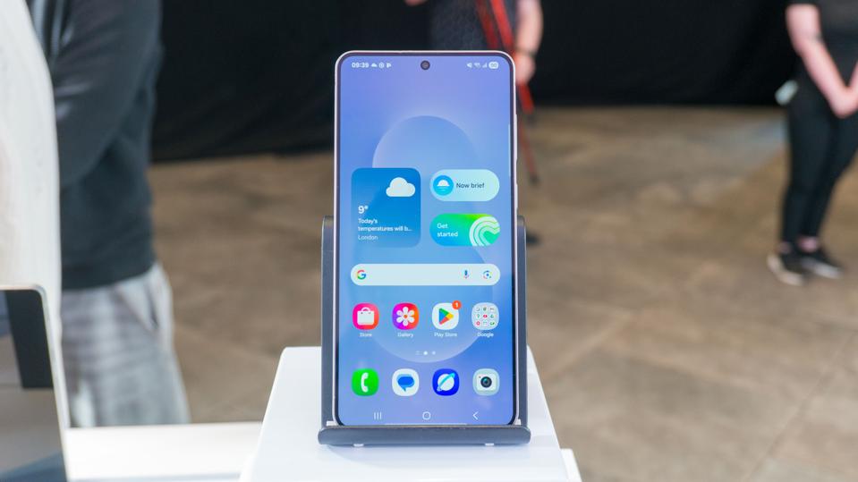 A New Samsung Galaxy S26 Design Upgrade Makes Perfect Sense