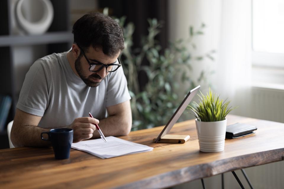 How Microcredentials Can Boost Your Starting Salary By Up To 15%