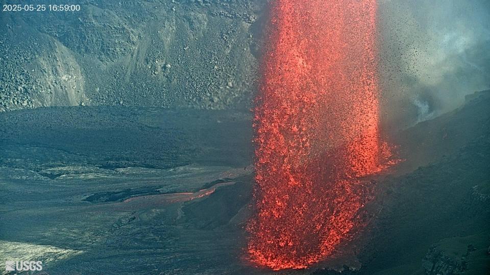 Kilauea Eruption On Big Island Of Hawaii Hits Spectacular High Point