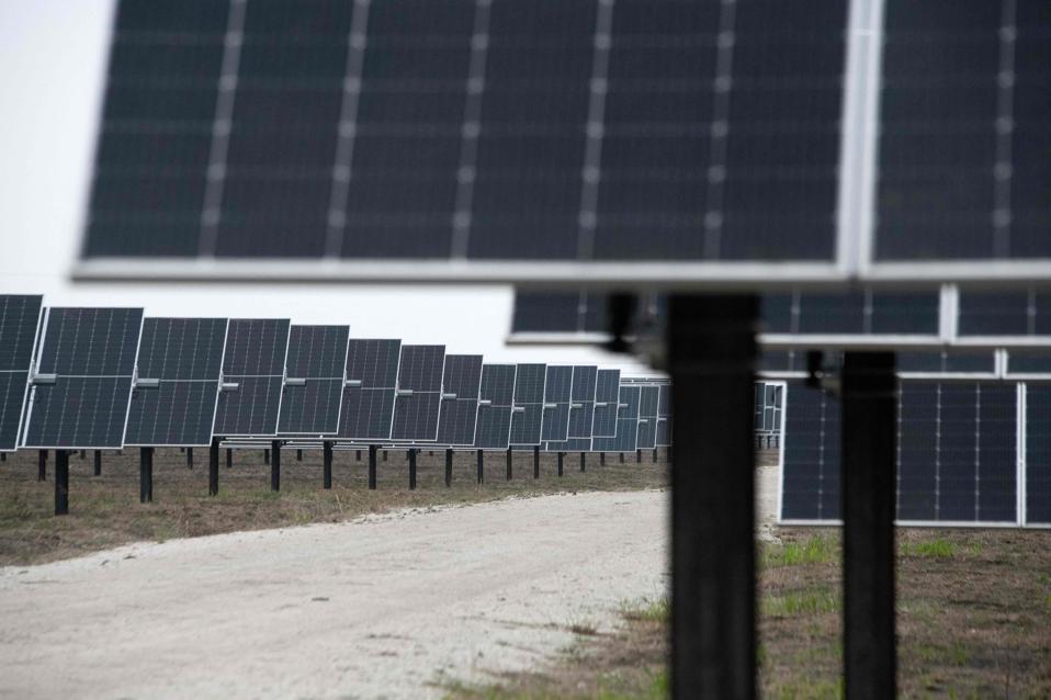 How Weather Impacts Operation And Dependence On Renewable Energy