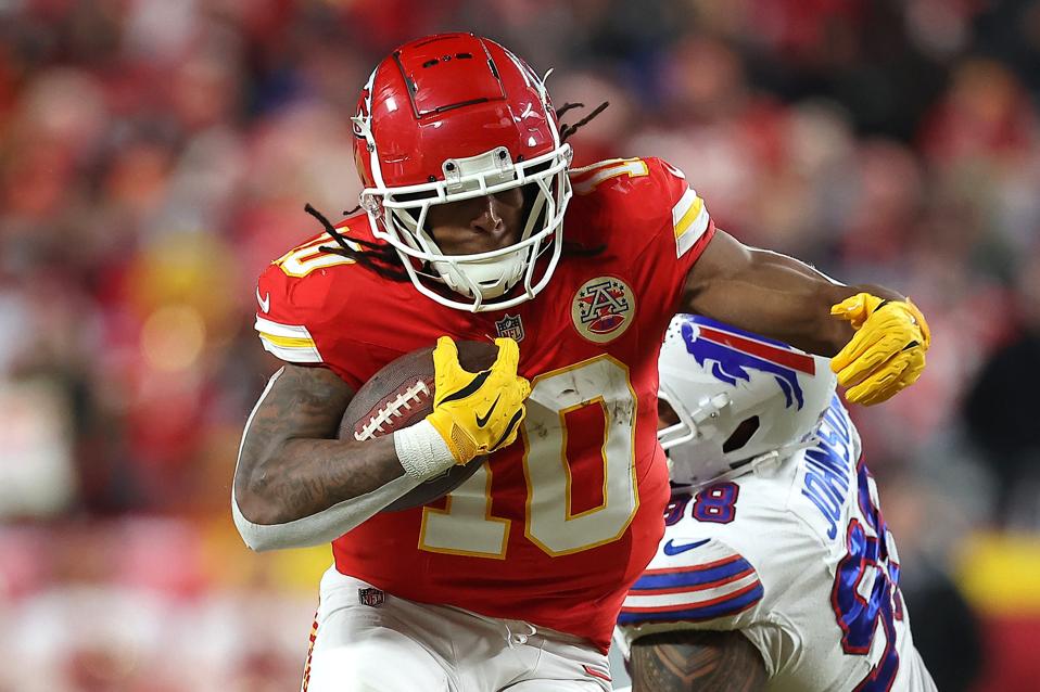 Chiefs Veteran Isiah Pacheco Adds Muscle For Contract Year
