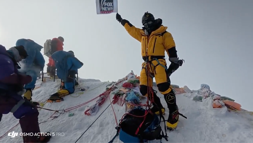 Fox News Correspondent Summits Mount Everest, Does 22 Pushups