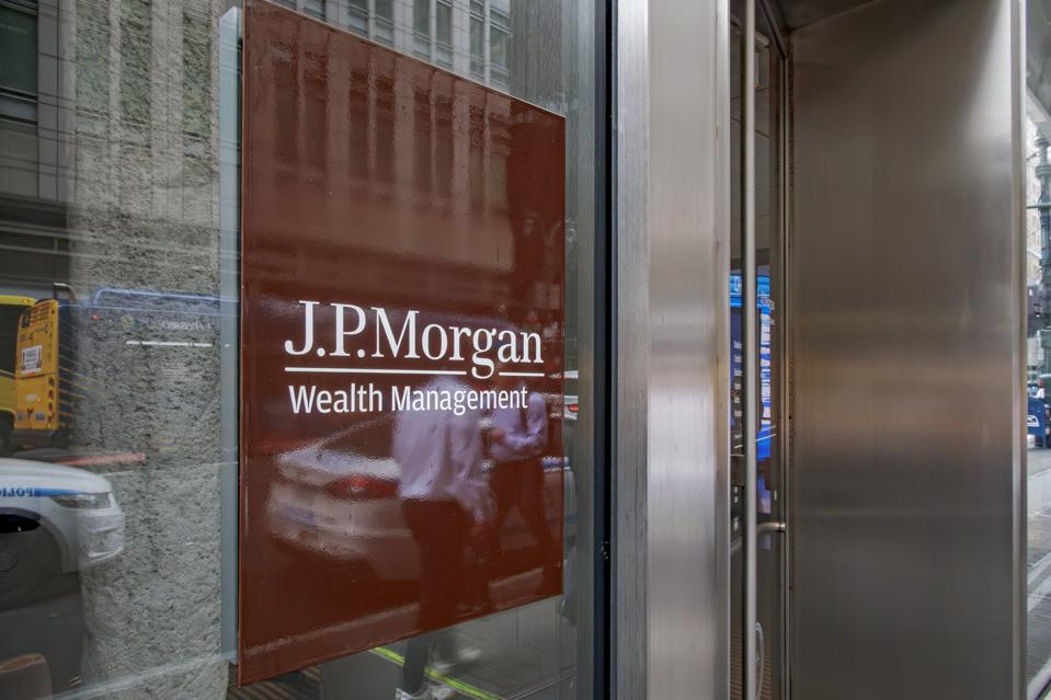 What's Happening With JPMorgan Stock?