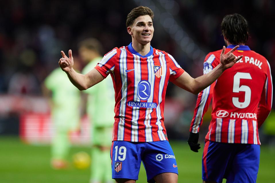 FC Barcelona Eyes Julian Alvarez Transfer Deal