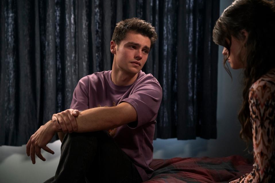 ‘Ginny & Georgia’ Puts A Spotlight On Depression And Addiction In Season 3