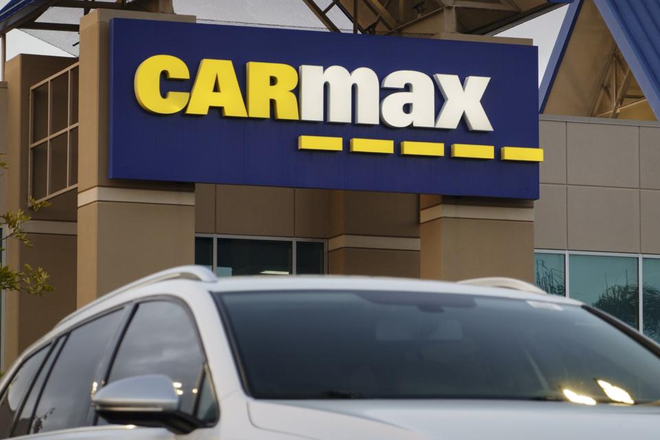 Buy Or Sell CarMax Stock Ahead Of Q1 Earnings?