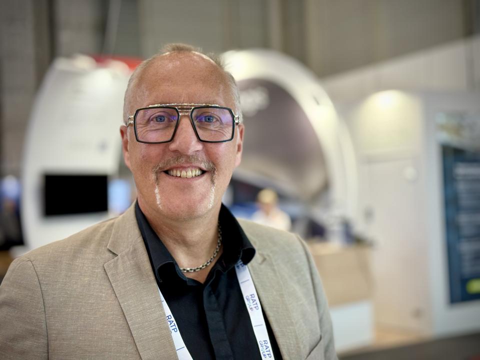 Make Walking Safe And Comfortable, Pedestrian Advocate Urges Cities At ...