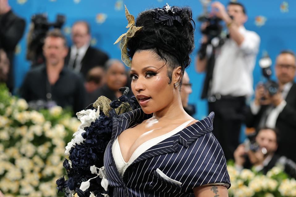 Nicki Minaj Makes History With Her Brand New Top 10 Bestseller
