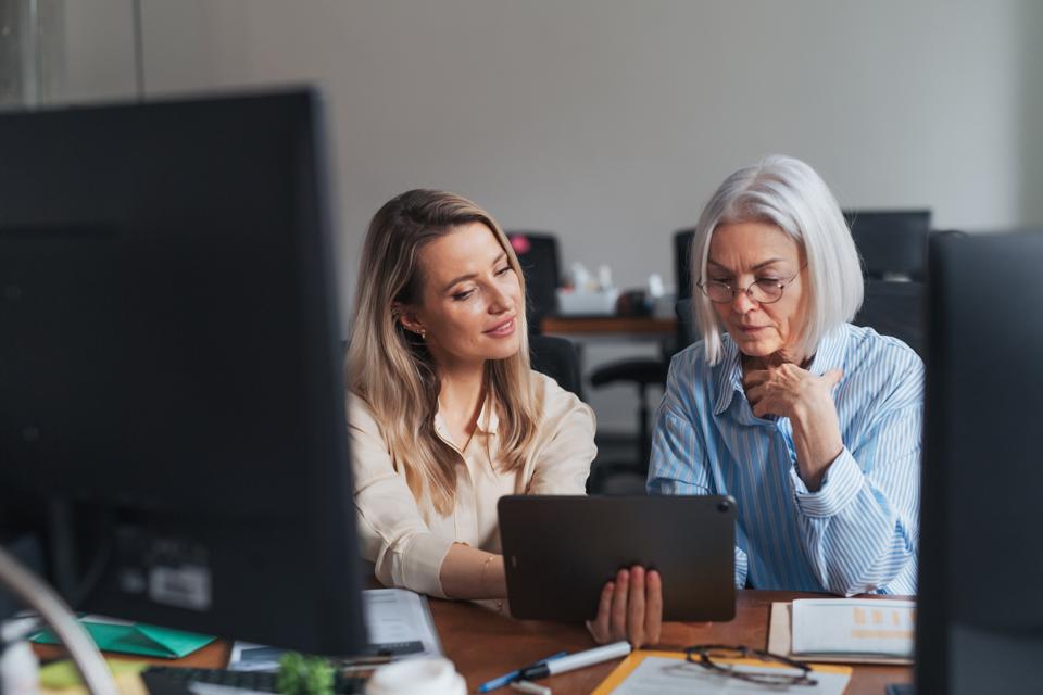 The Potential Alliance Between Old And New Generations In The Workplace