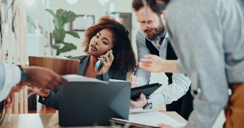 How To Manage When Crisis Hits: 15 Practical Steps For Businesses