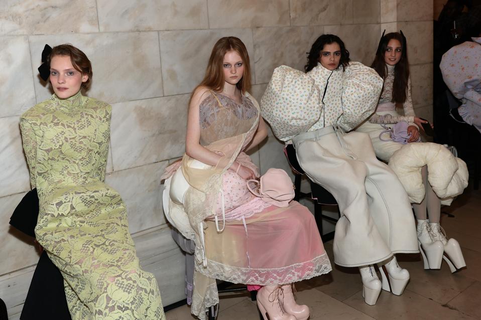 Marc Jacobs’ Couture-Worthy Collection Bolsters Contemporary Offerings