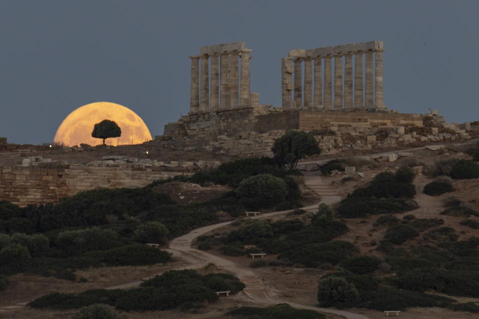 Buck Moon: Seven Surprising Facts About Tonight’s Must-See Full Moon