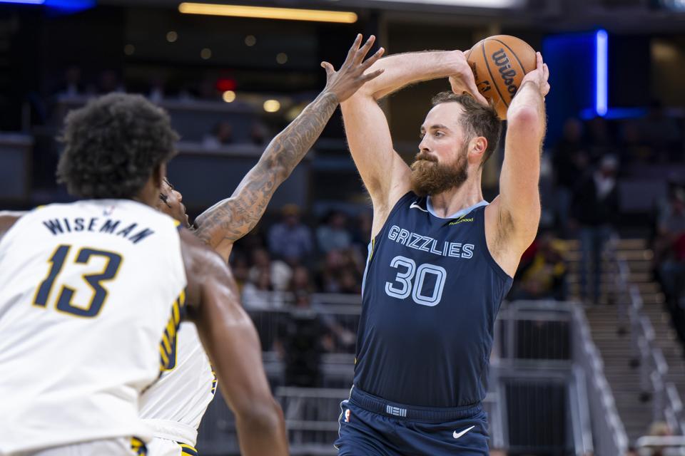 Indiana Pacers To Acquire Memphis Grizzlies Center Jay Huff In Trade