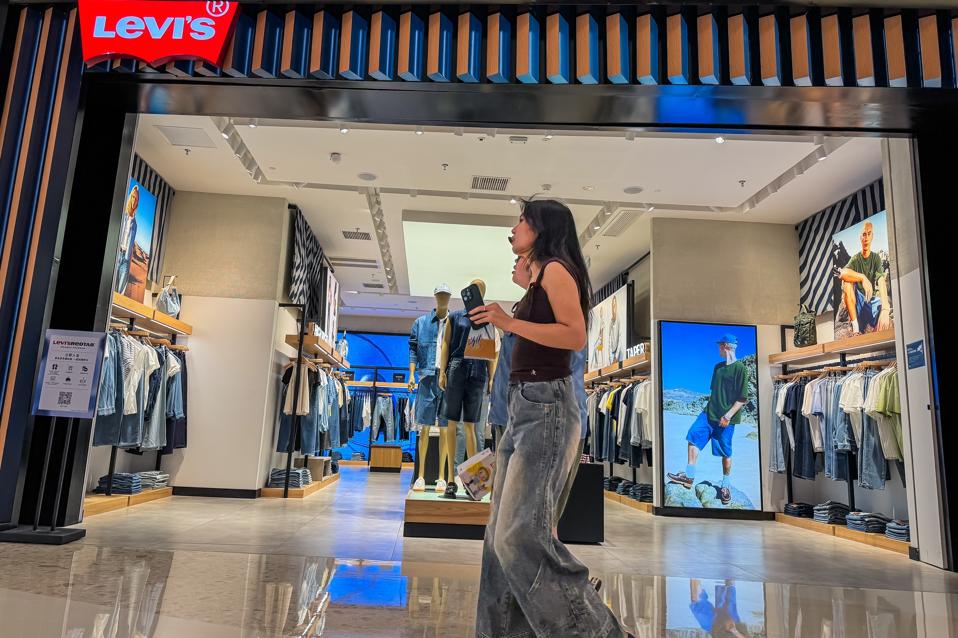How Will Levi’s Stock React To Its Upcoming Earnings?