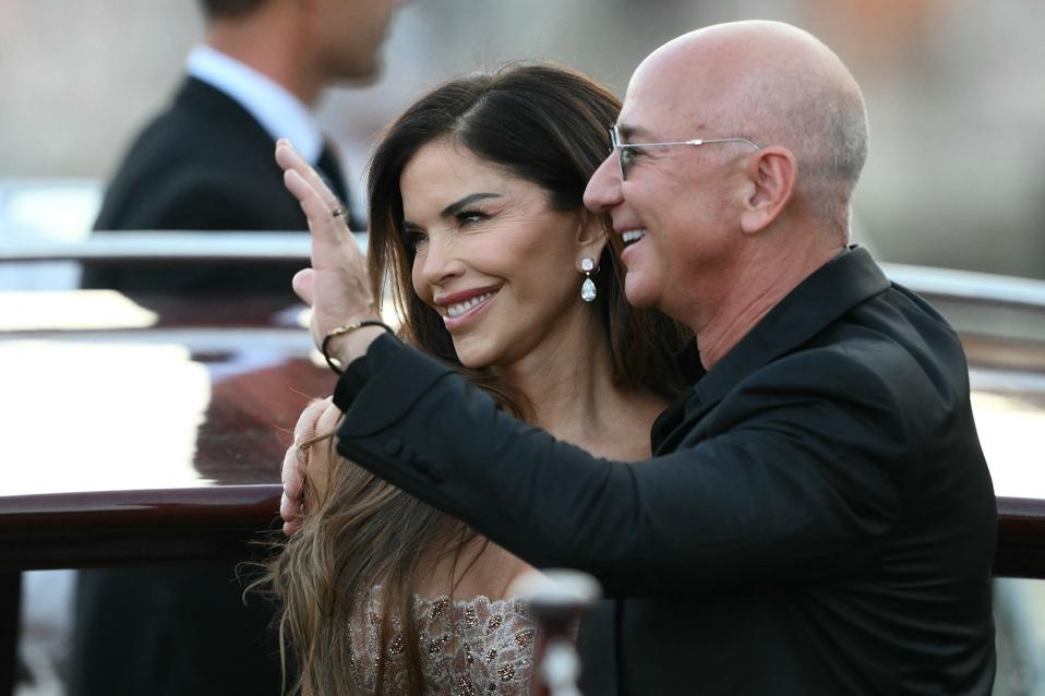 Bezos Sells $109 Million More Amazon Shares–While Honeymooning