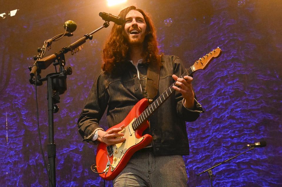 Hozier Reaches A Full Year On Billboard’s Album Chart — Again