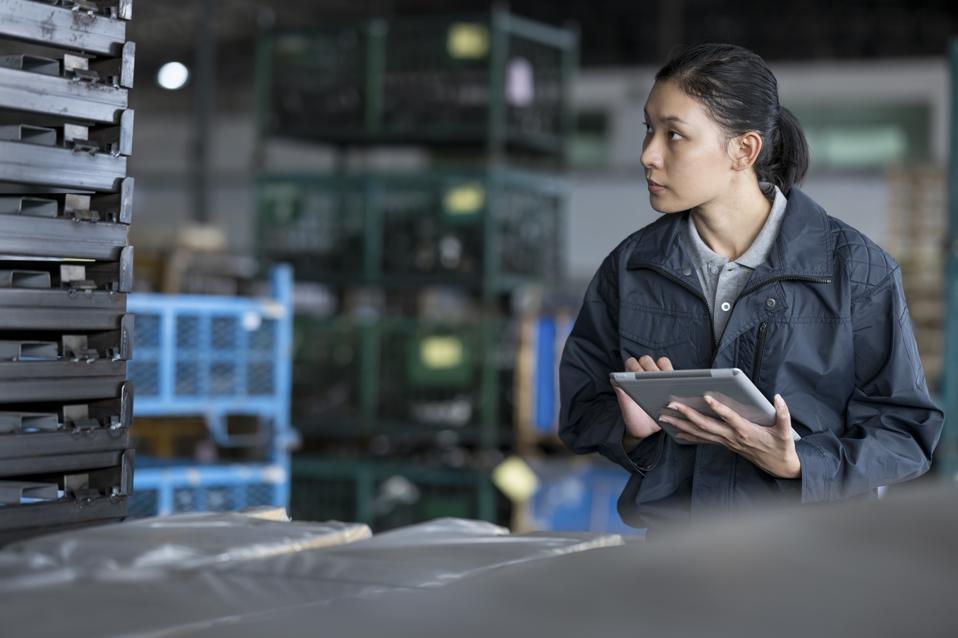 Rethinking Inventory: Real-Time Data And Edge Tech In Industry 4.0
