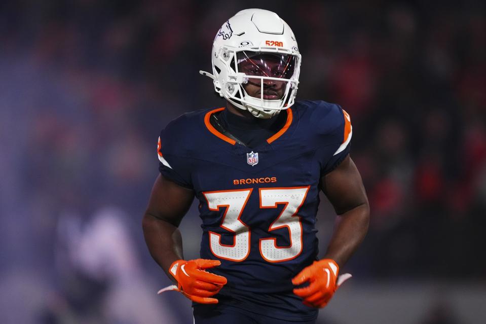 Buy These Running Backs In Dynasty Fantasy Football