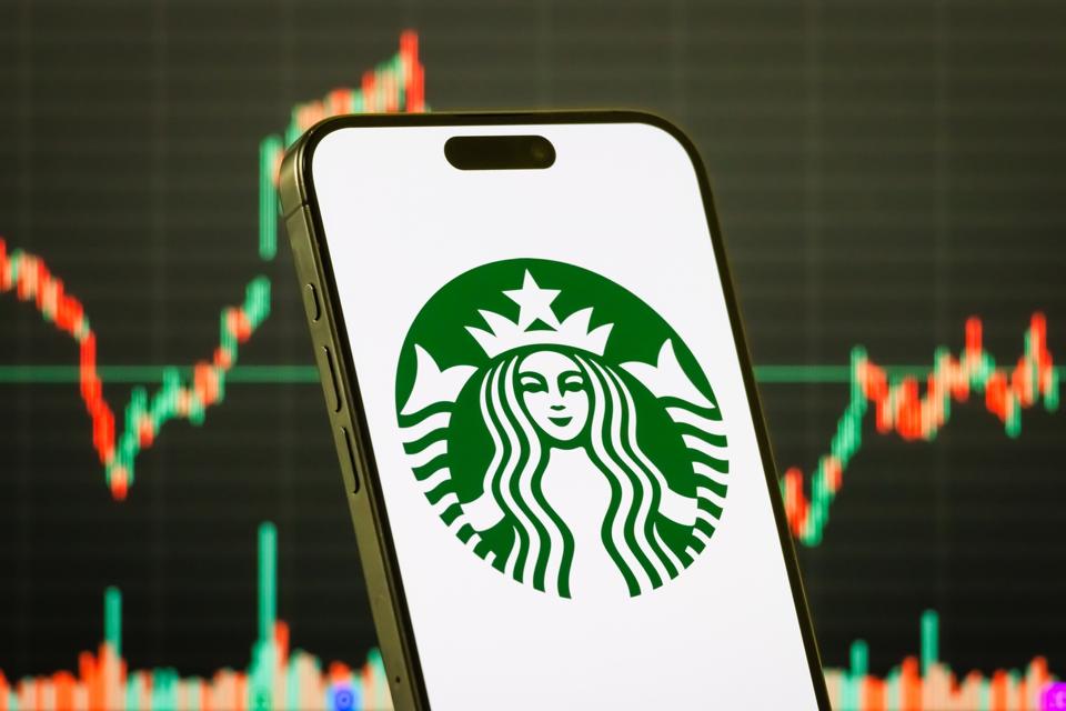 How Will Starbucks' Stock React To Its Upcoming Earnings?