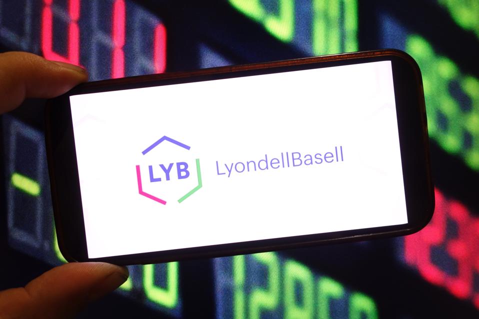 Will LyondellBasell Industries Stock Move On Earnings?