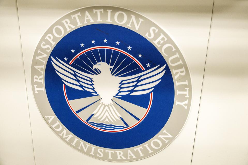 TSA Warning—Stop Using These Smartphone Chargers