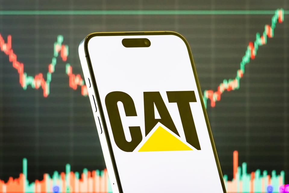 Sell Caterpillar Stock Ahead of Its Upcoming Earnings?