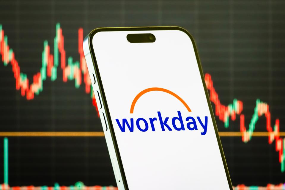 Buy Workday Stock Ahead of Its Earnings?