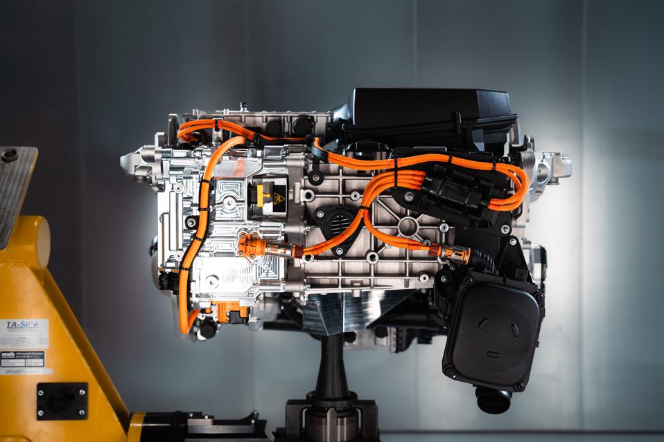 BMW Confirms Hydrogen Fuel Cell EV Production For 2028