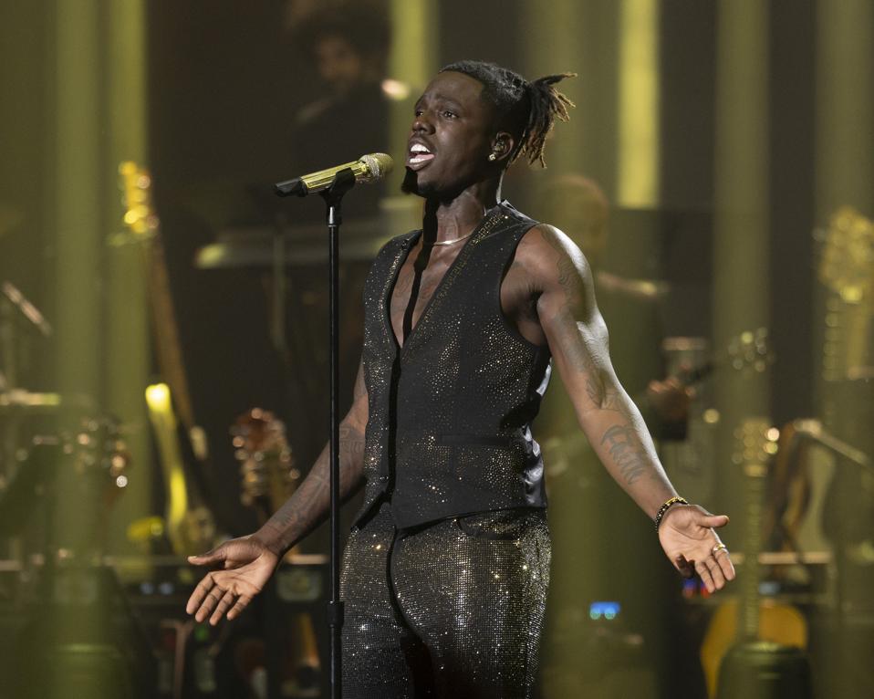 The Latest ‘American Idol’ Winner Scores A Brand New Top 10 Smash