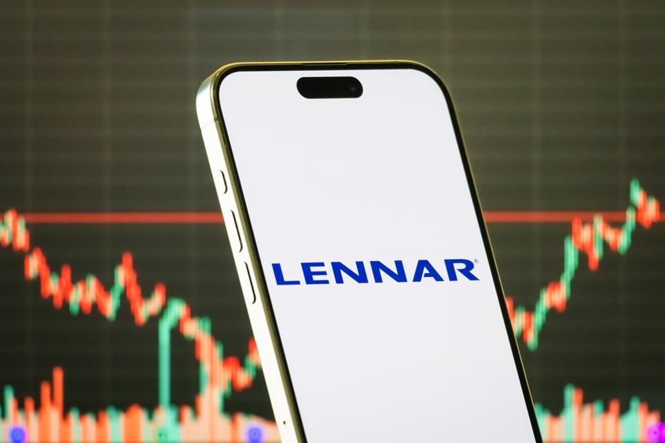 Buy The Dip In Lennar Stock?