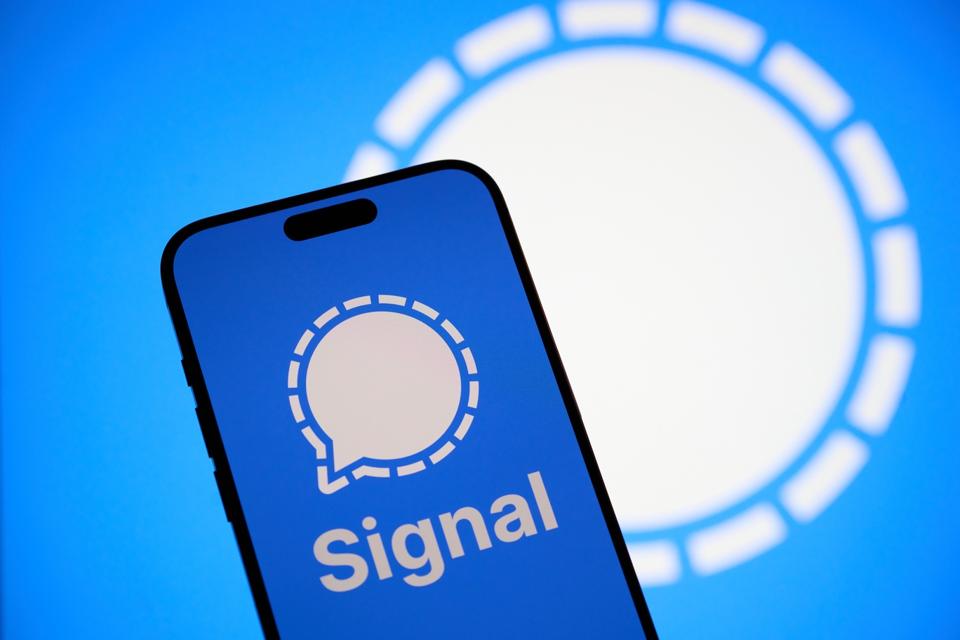 How To Quickly Transfer All Your Signal Messages To A New iPhone