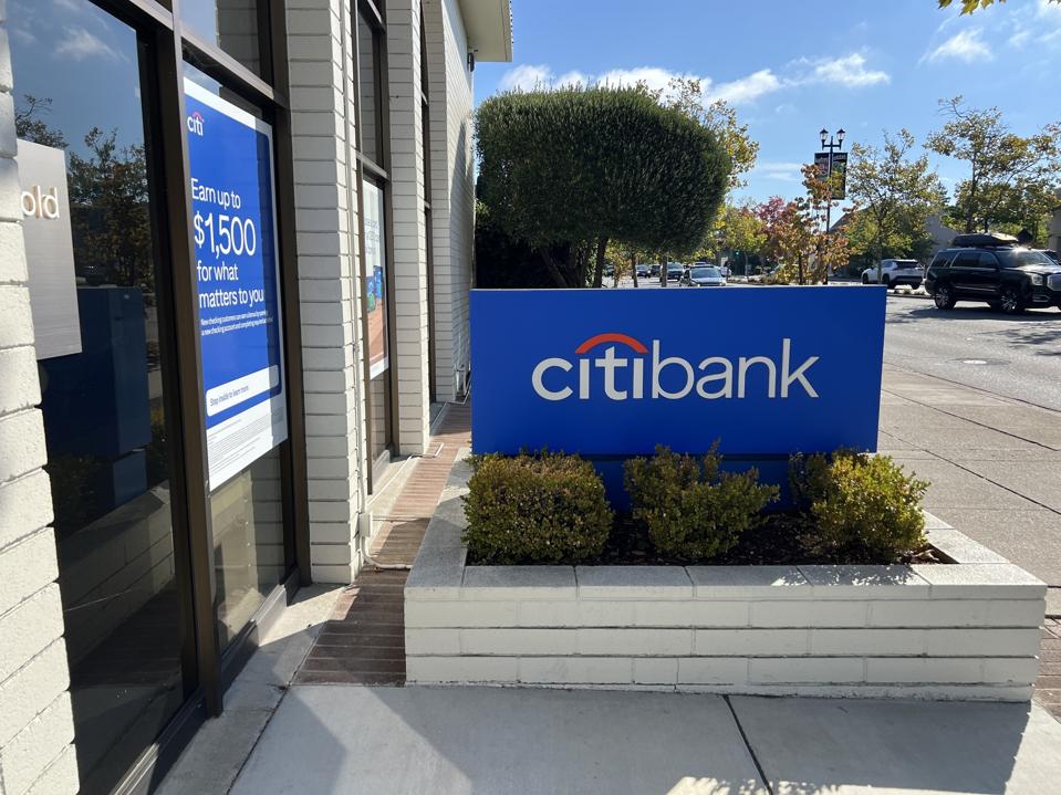 Buy Or Sell Citi Stock Ahead Of Q3 Earnings?